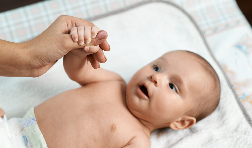 Understanding the Moro Reflex: A Guide for Parents | Babocush ...